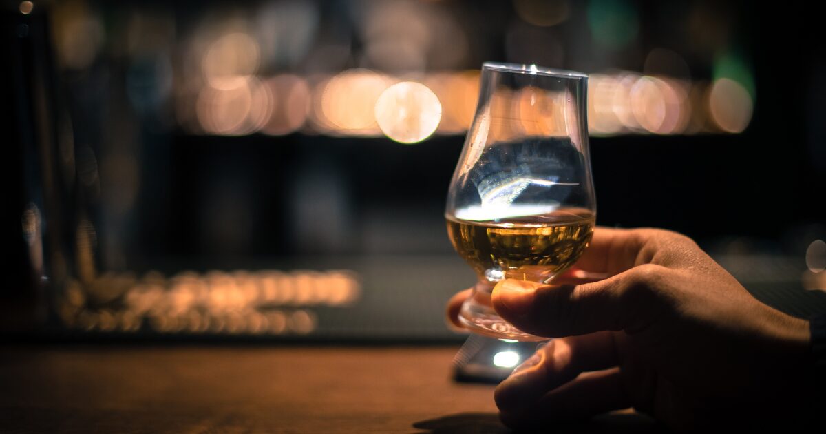なぜウイスキーのスチルの材質は「銅」？その理由と例外の蒸留器について | Yaffee’s whisky blog